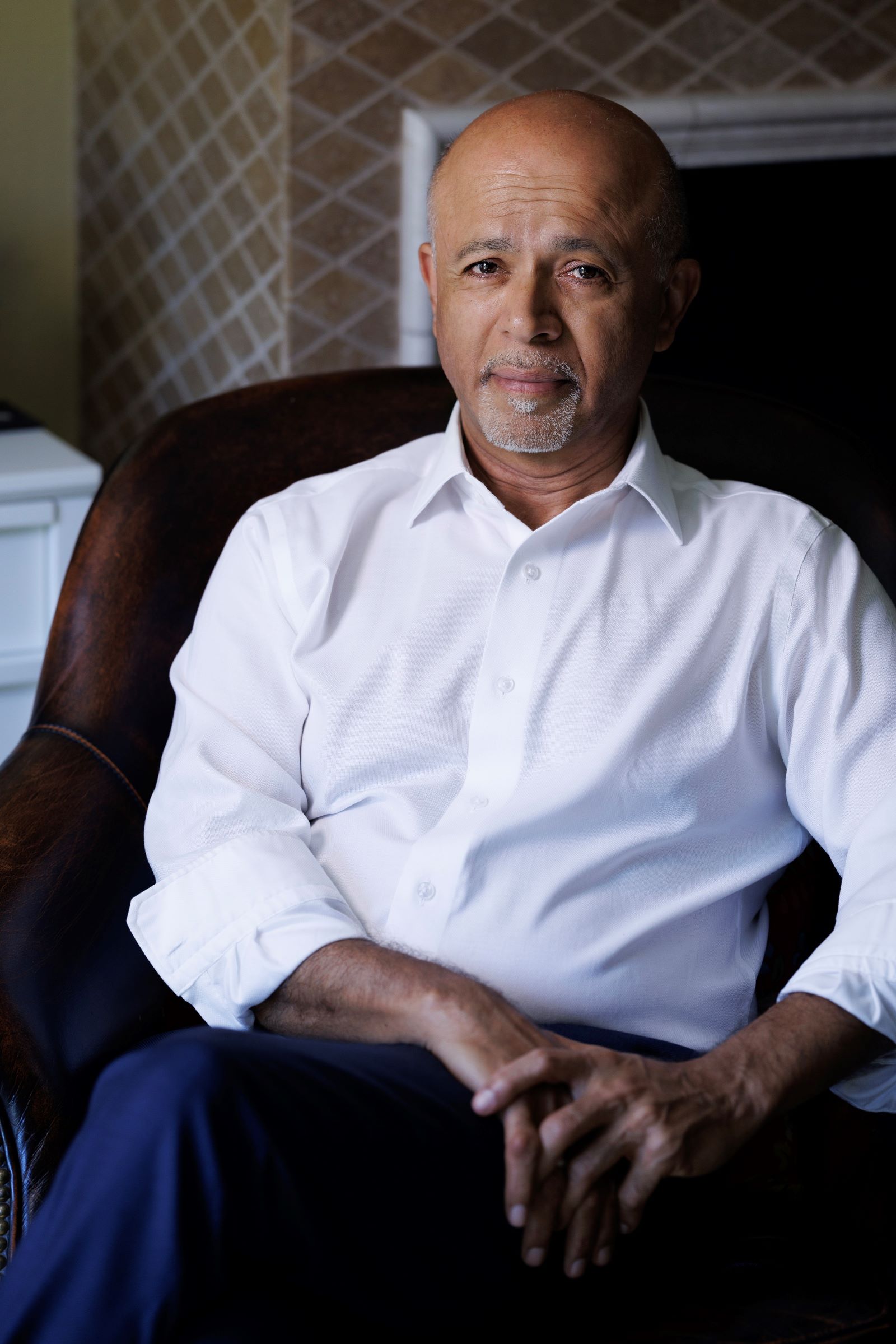 What Makes Abraham Verghese Such a Great Storyteller? - Common Reader