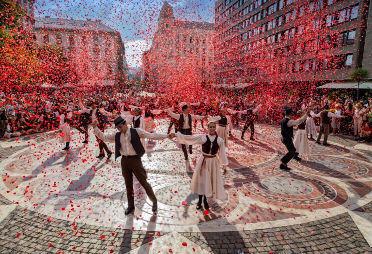 Are Flash Mobs Over or Just Ruined? - Common Reader